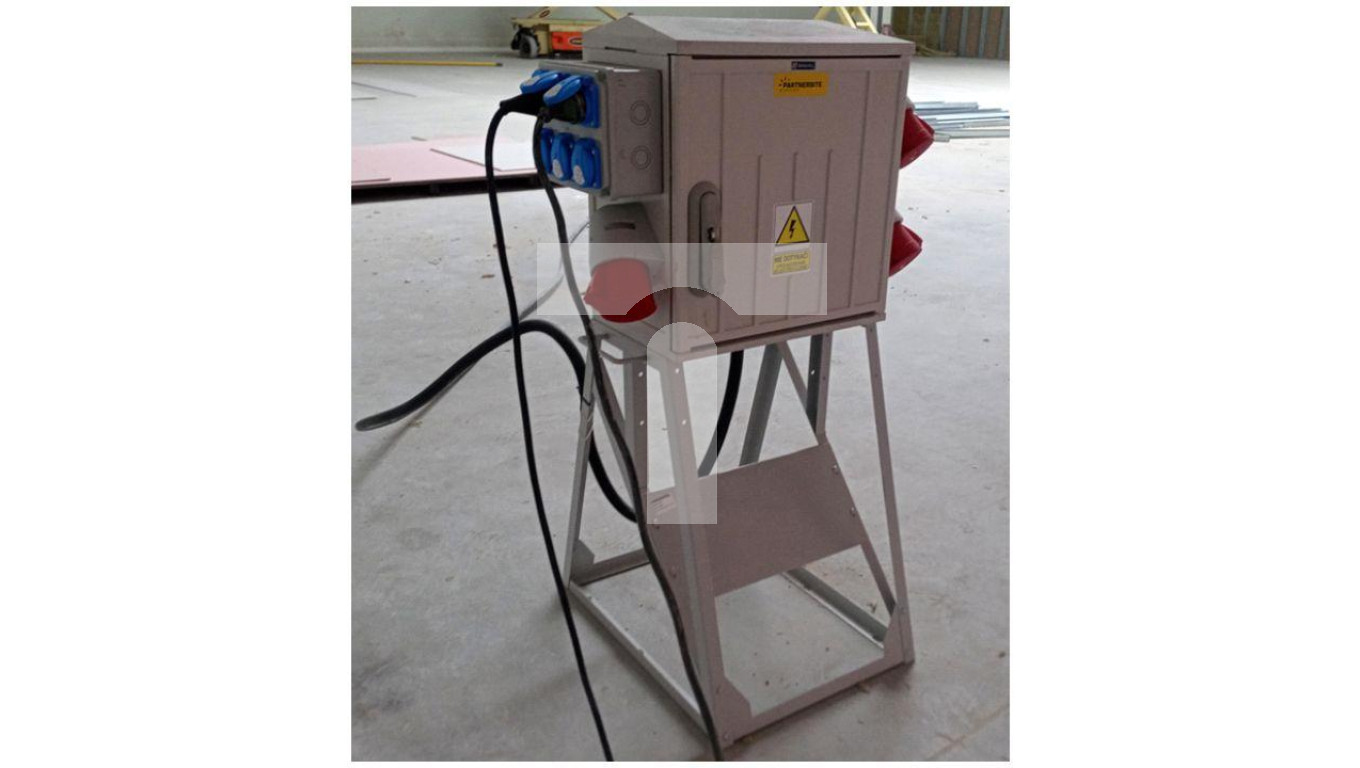 Rozdzielnica budowlana ERB60A2L na stojaku, IP54, gniazda: 2x CEE 32A ...