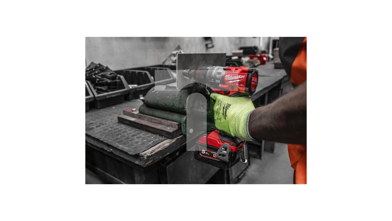 Wiertarko-wkrętarka udarowa z walizką, ładowarką i dwoma akumulatorami ...