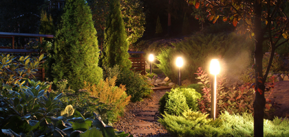 Jak podłączyć lampy ogrodowe? - TIM.pl